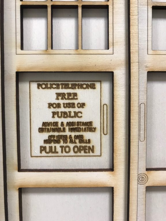 CWWH-Onlineshop - Doctor Who - TARDIS als 3D Laser Cut Großmodell