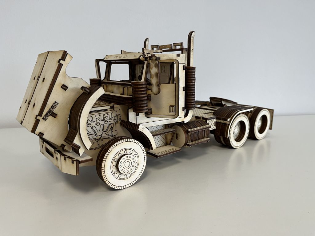 CWWH-Onlineshop - US Truck T800 (Day Cab) Truck as 3D large model
