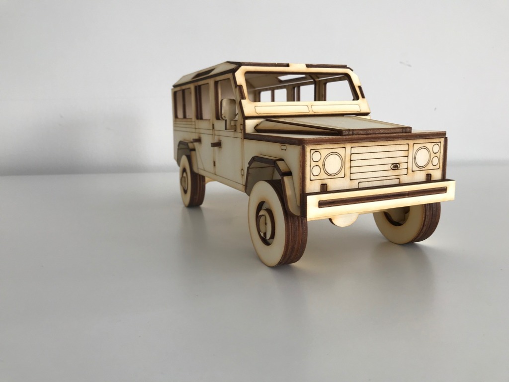 CWWH-Onlineshop - Land Rover aus Holz, Laser Cut 3D Holzmodell